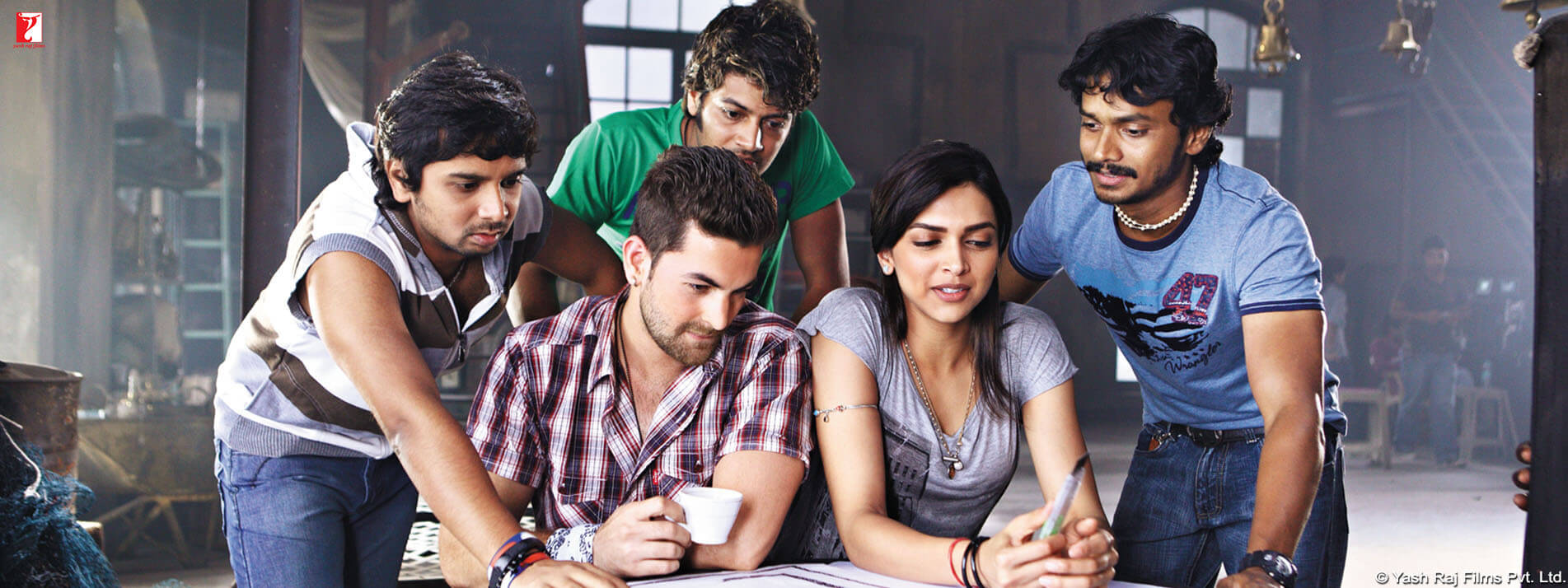 Lafangey Parindey Movie - Video Songs, Movie Trailer, Cast & Crew ...